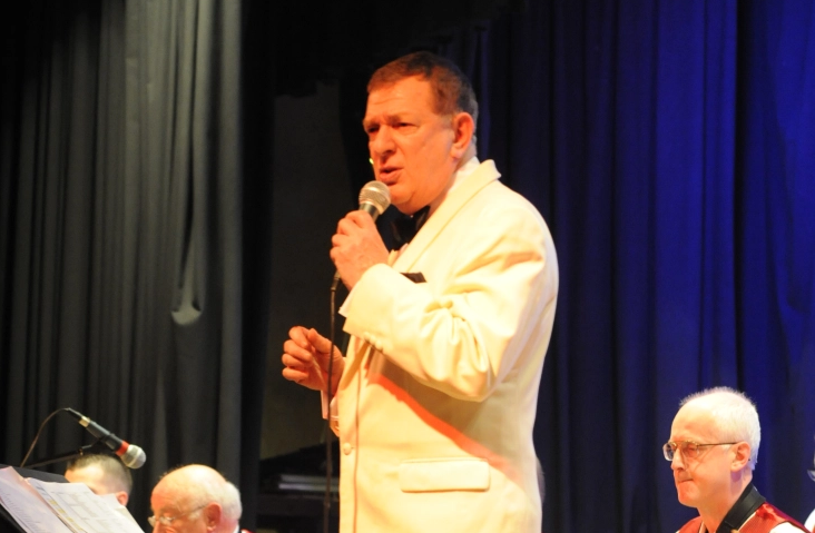 Frank Sinatra Tribute Rat Pack Live Singer Unique Story Show - Robert ...